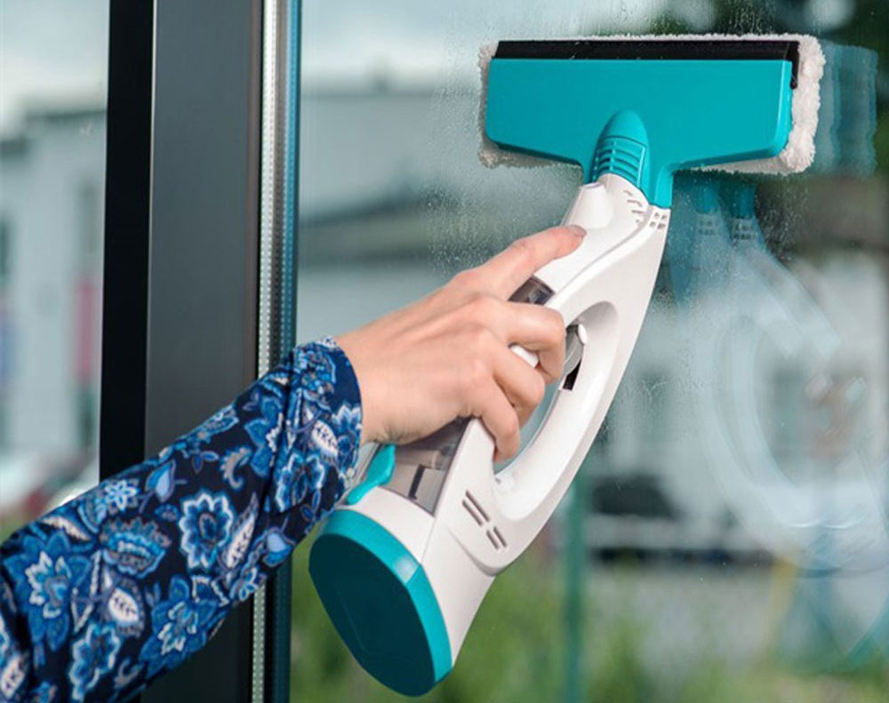 Window Cleaning Squeegee - NZ HUB